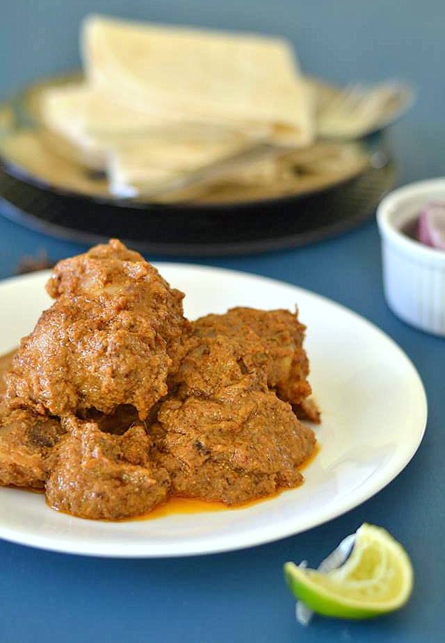 Mix and Stir: Chicken Chaap ( Chicken in a rich-aromatic gravy)